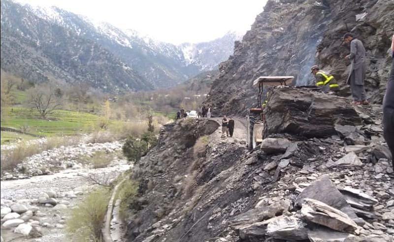 Bumburate road opened by Rescue 1122 - Chitral Today